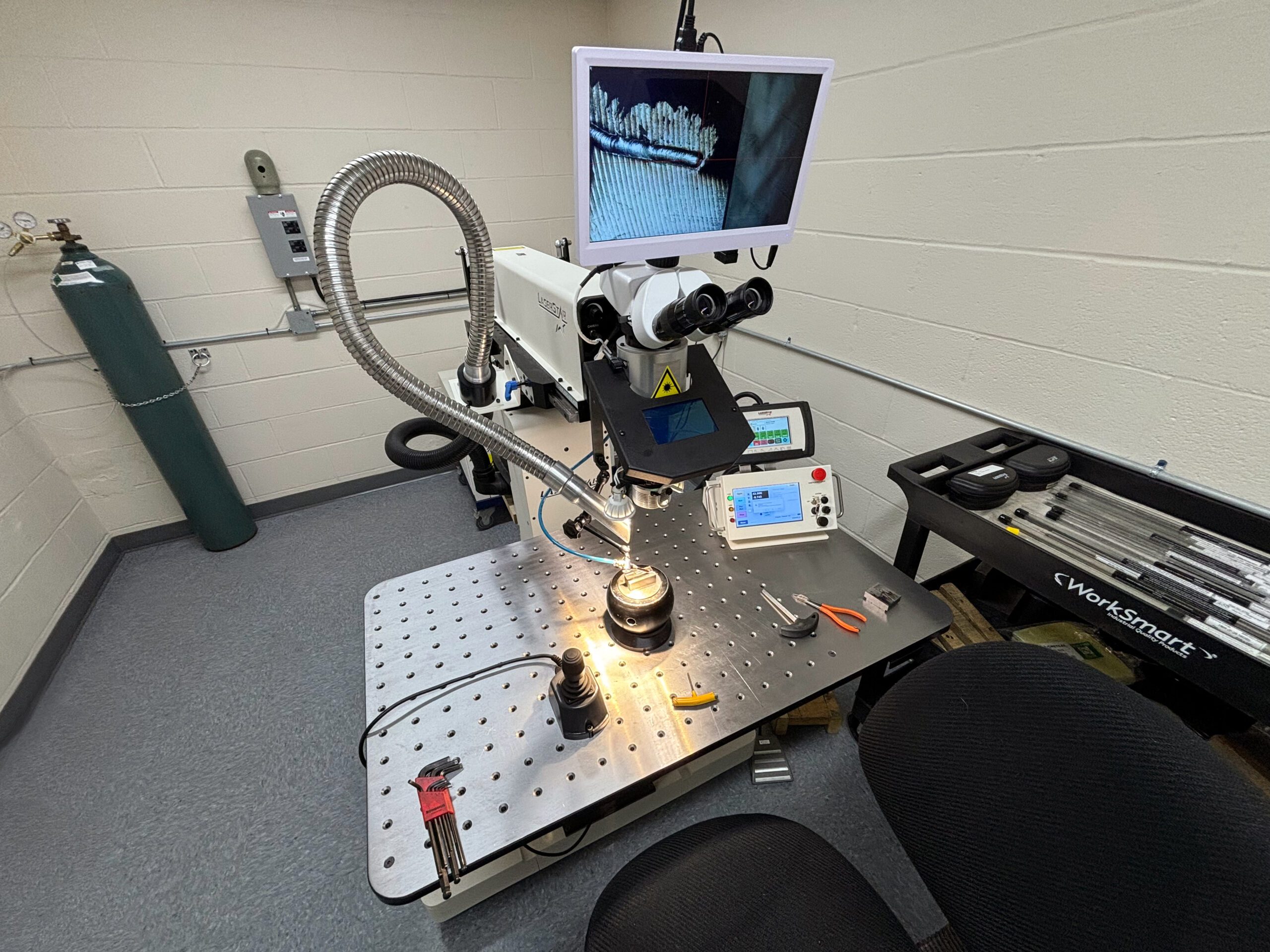 7901 Series LaserStar Welding WorkStation - Olympus Aerospace